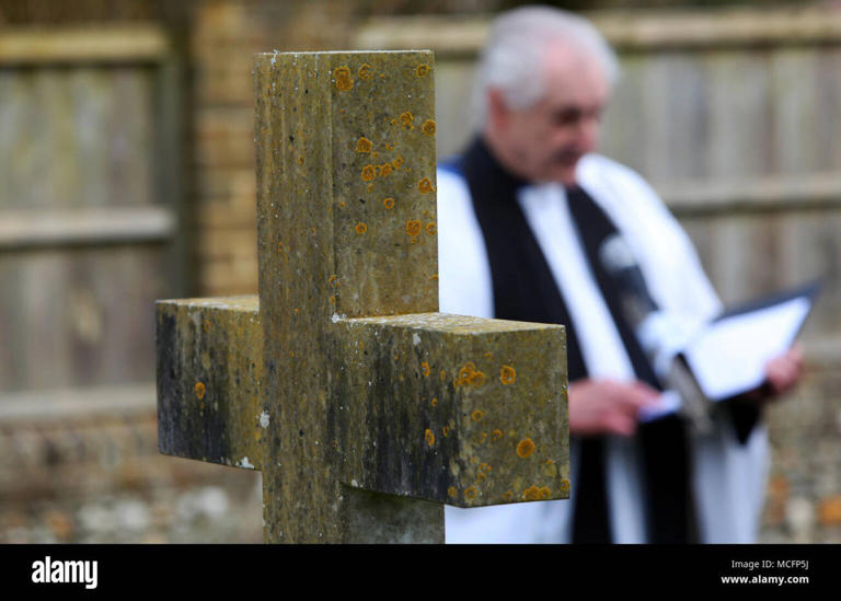 British reluctance to talk about death costing bereaved £157m a year ...