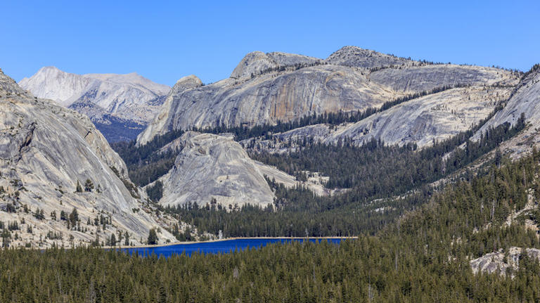 California's 'jewel of the high country' is an alpine lake tucked in ...