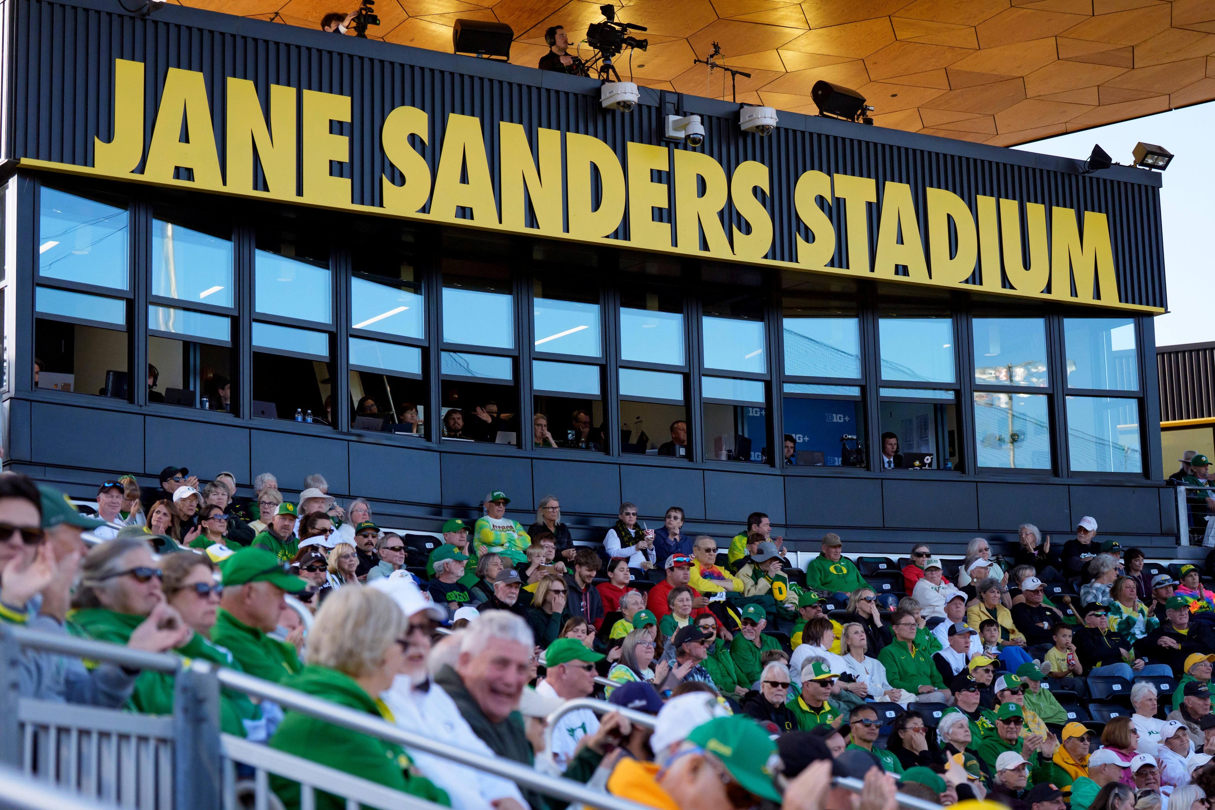 Oregon softball vs Mississippi State in NCAA regional. How to watch