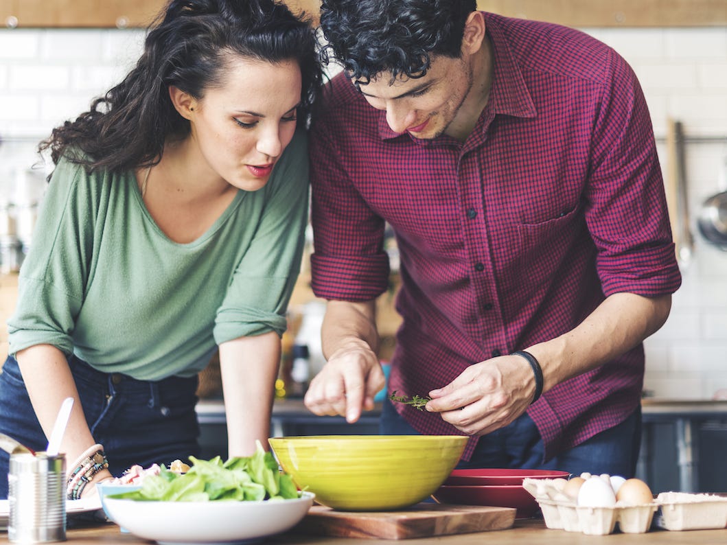 Here's how to plan an amazing Valentine's Day dinner date for $100 or less