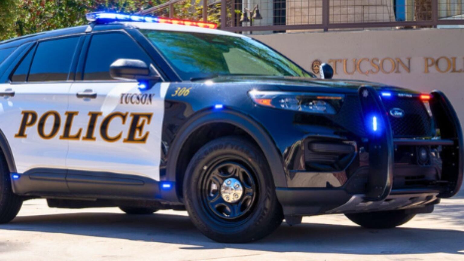 SWAT situation in Tucson ends with assault suspect in custody