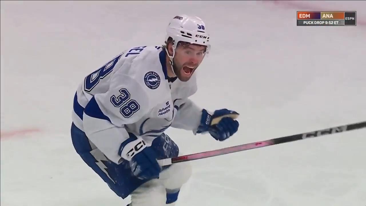 Hagel scores twice, Lightning rally to beat Canadiens 3-2 and even series