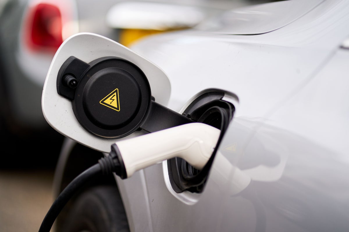 New research challenges belief hybrids cost less to buy than EVs