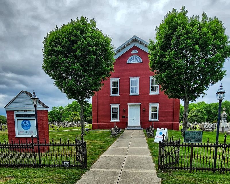 This New Jersey church has a cemetery with graves dating back to the ...