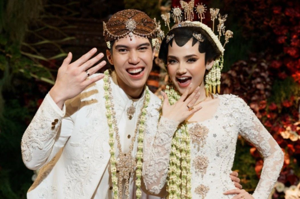 Officially Mr & Mrs Rumi! Intip potret pernikahan El Rumi dan Syifa ...