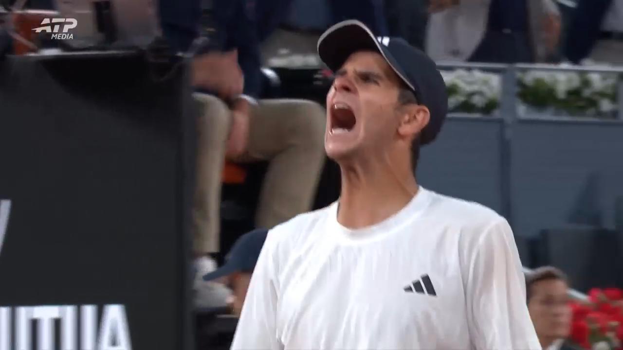 Spanish wild card Fonseca edges Jodar in Madrid