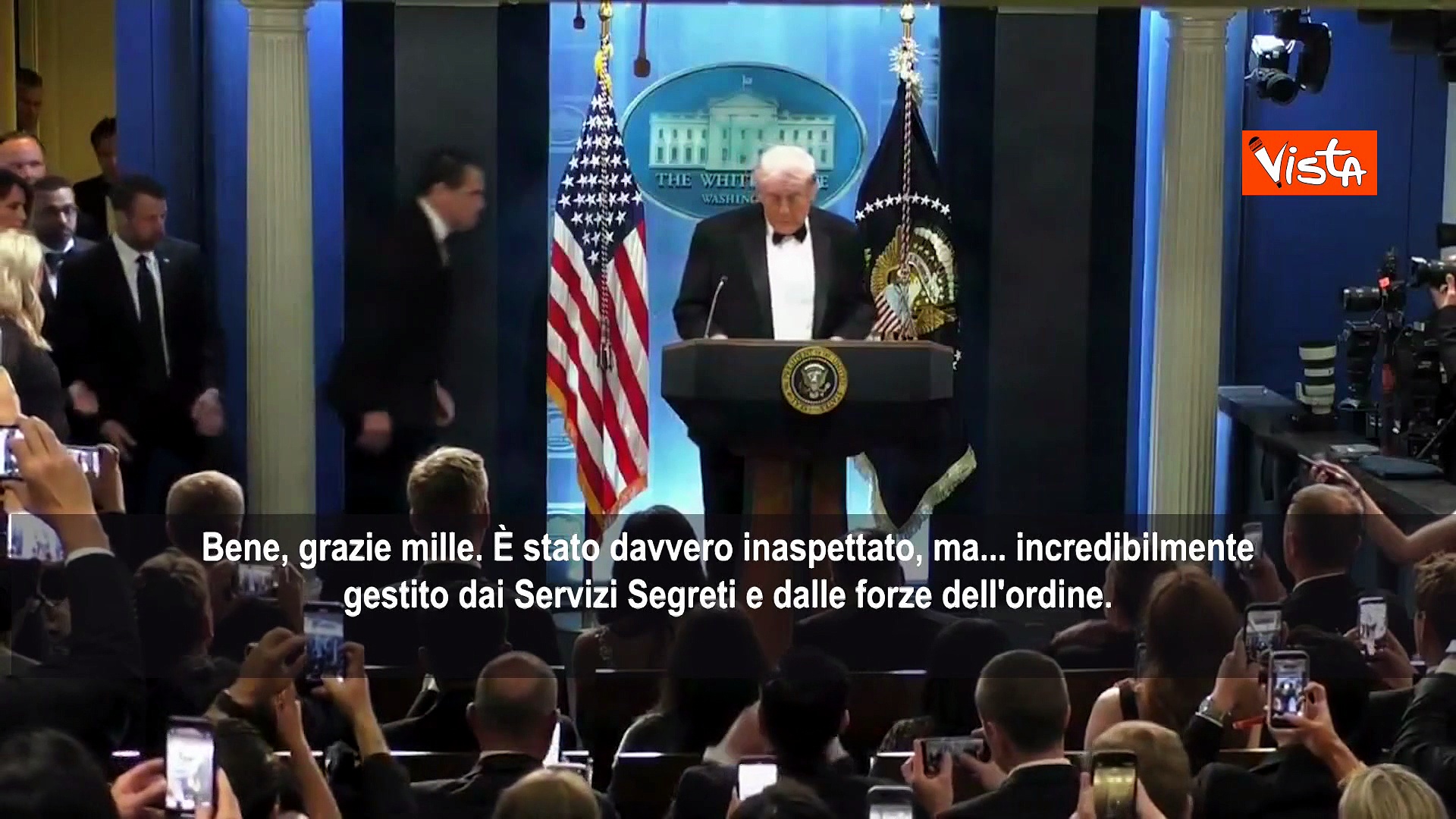 Trump dopo attentato: un ufficiale ferito al torace e salvo grazie al ...
