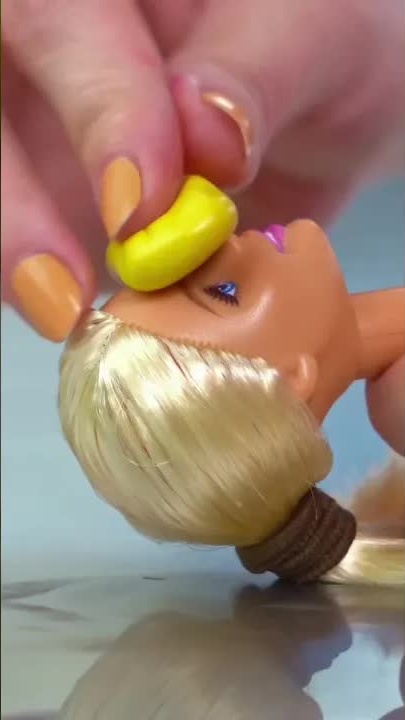 Is it possible to make a hyperrealistic cake using everyday items?