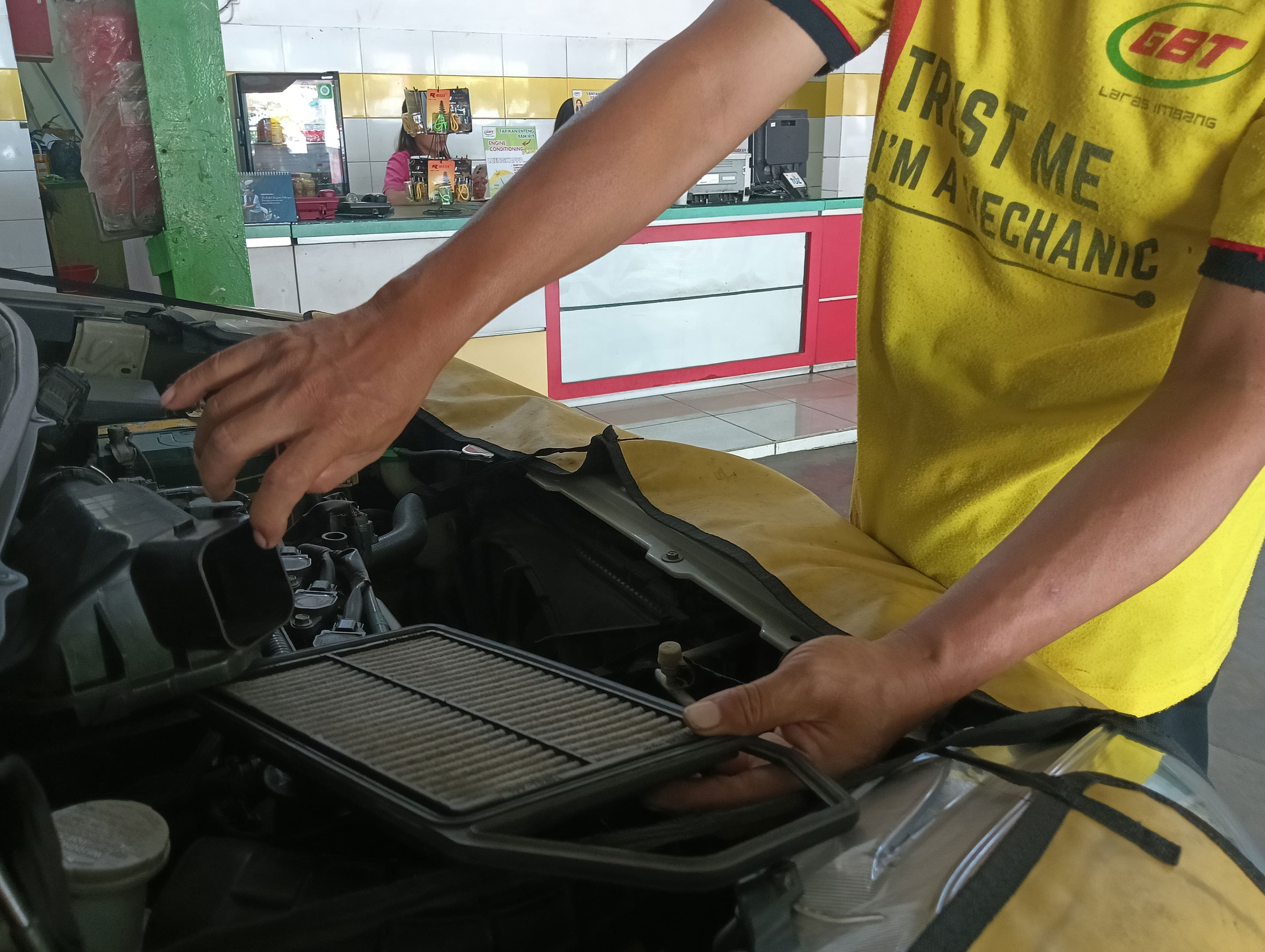 Filter udara mobil bersih bisa bantu pembakaran BBM lebih optimal