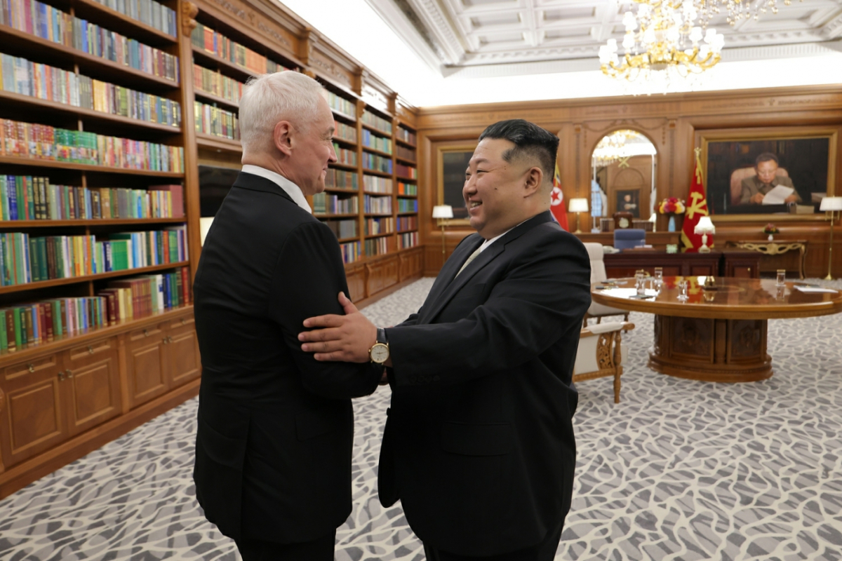 북러 '5개년 군사협력' 추진…"무기 공동생산 등 중장기적 혈맹 진화"