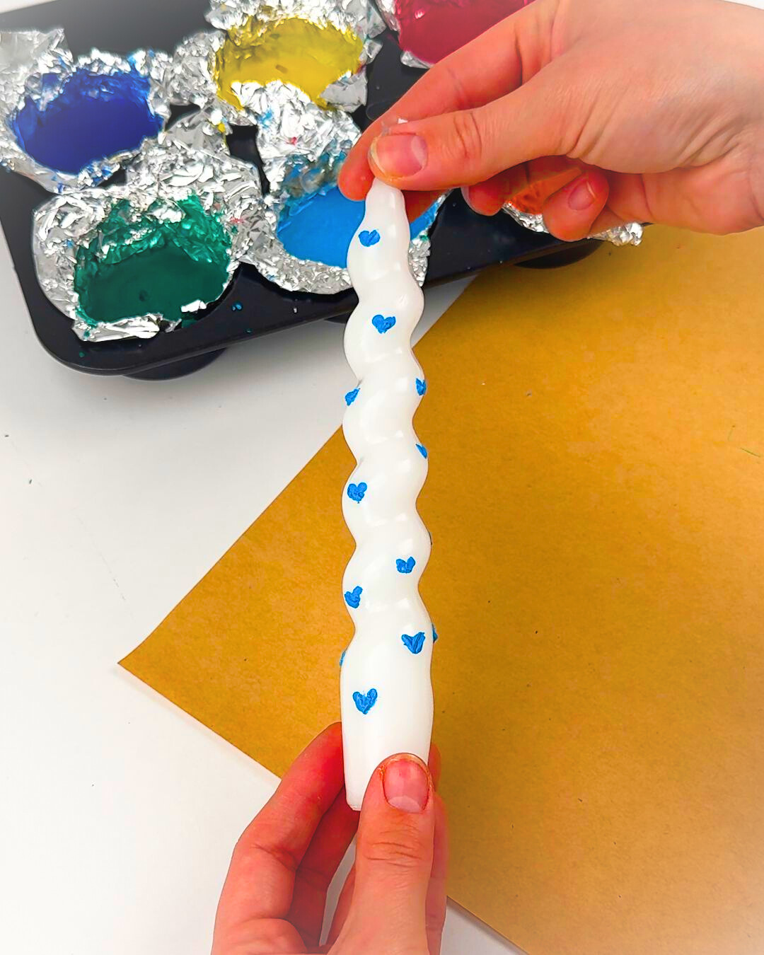 Color your candles the crayon way 🖍️