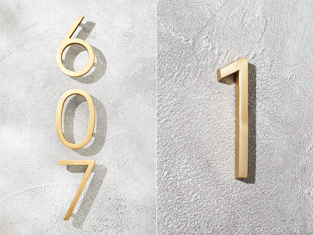 20 house number ideas to boost curb appeal, from modern lawn signs to ...