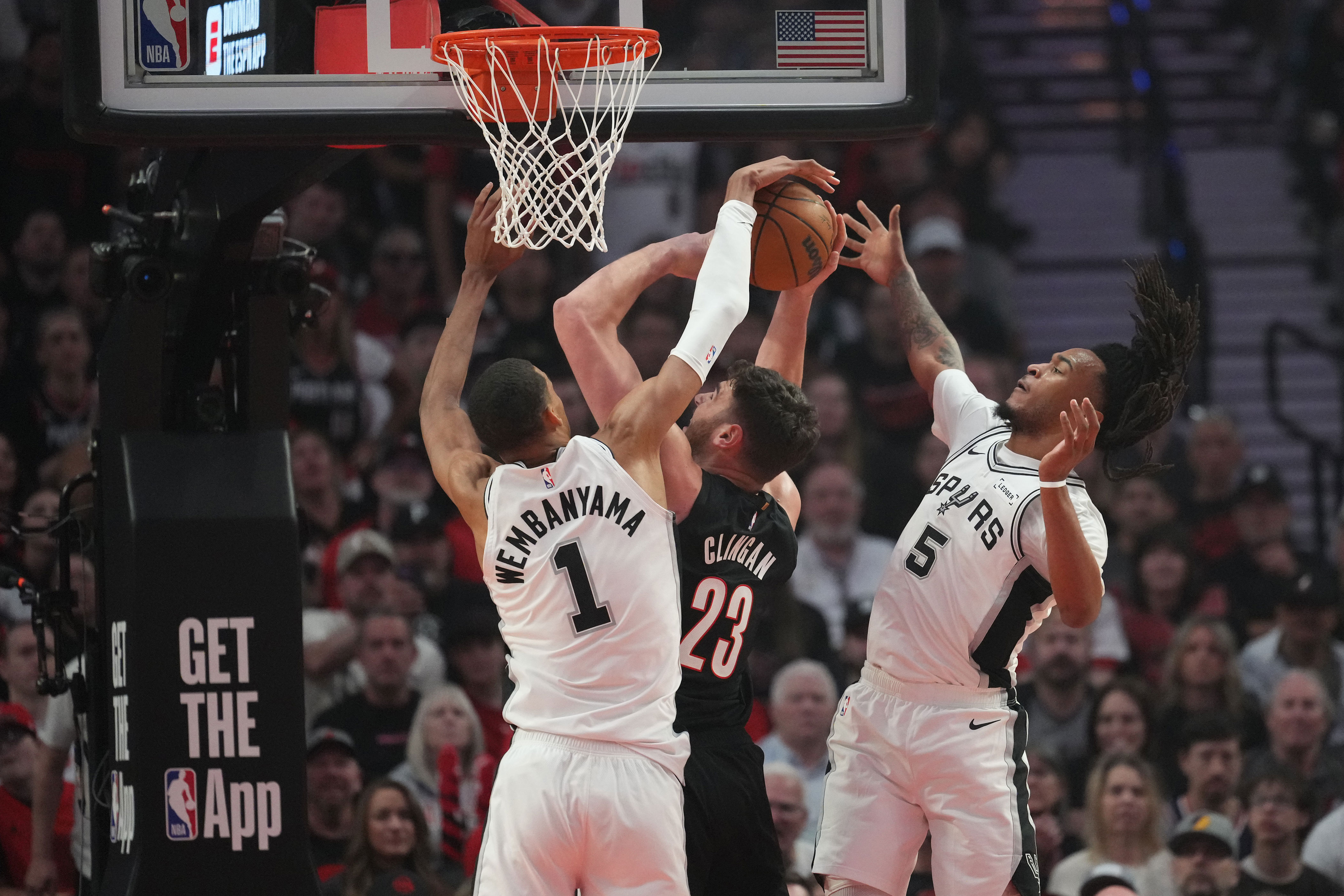 Blazers fight back, can't overcome Spurs' red hot shooting