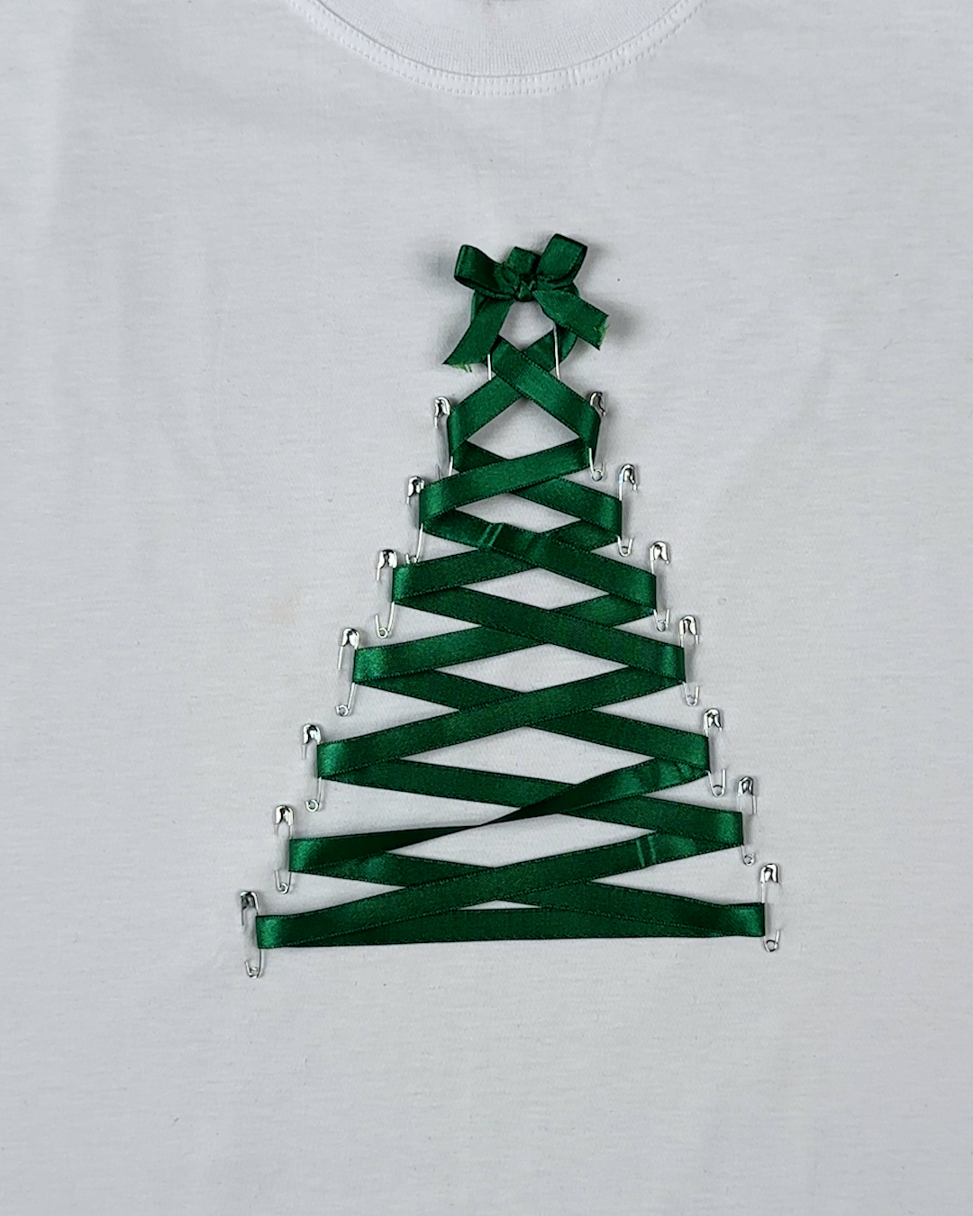 Ribbon art that turns your shirt festive 🎄