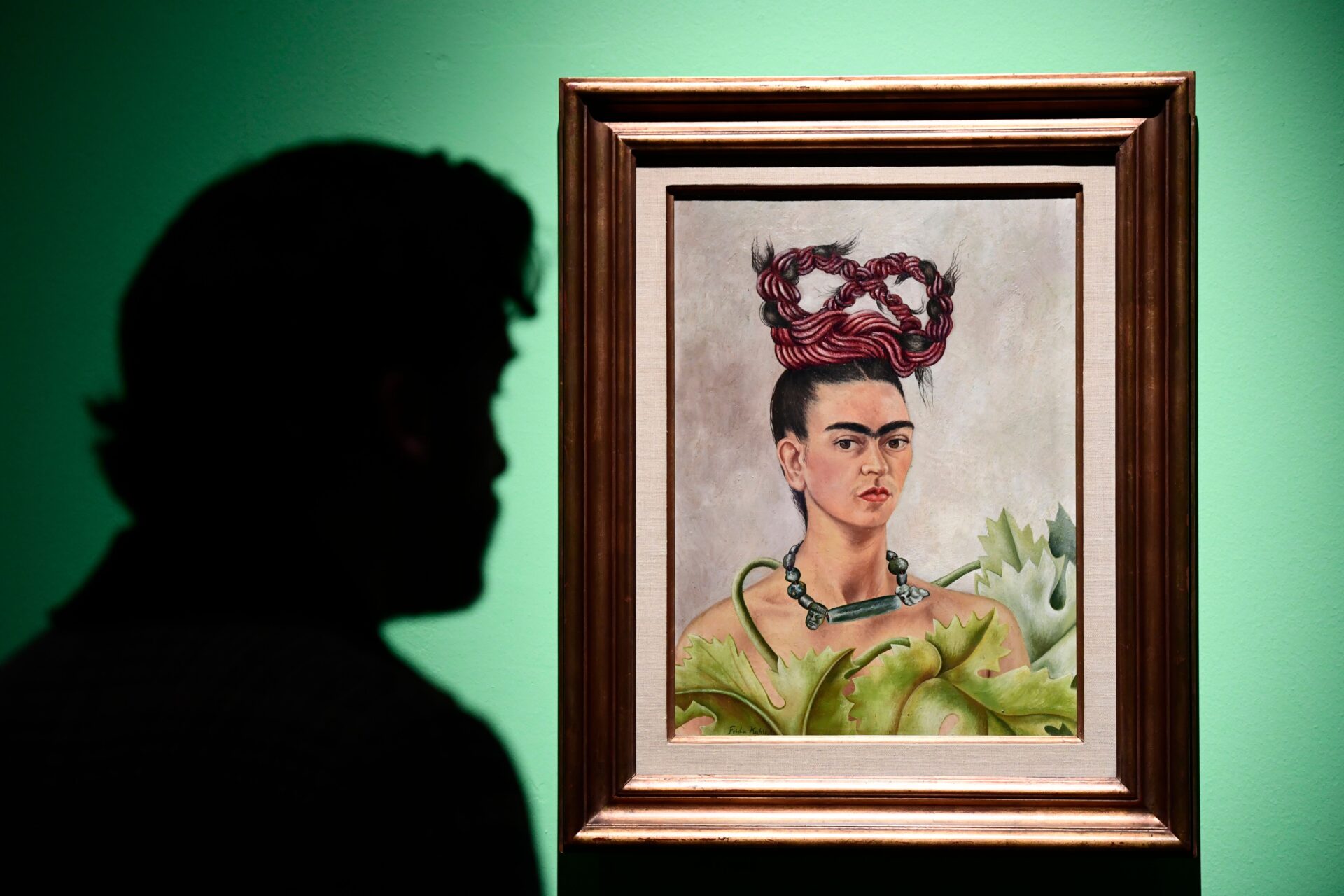 Uproar in Mexico over the shipment of Frida Kahlo pieces to Spain
