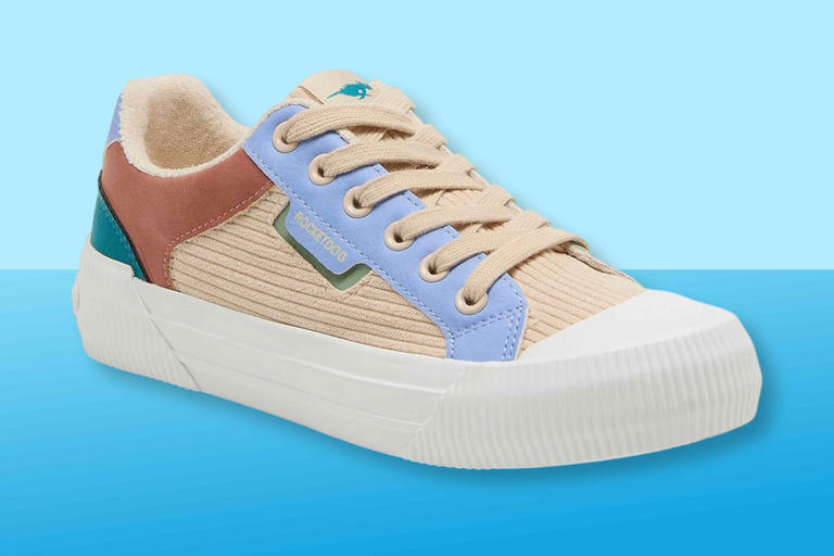 Teachers give these $24 sneakers an A+ in comfort — they’re the perfect ...