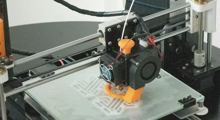 3D tisk s extrémní přesností. Mikrovlnná technologie umožňuje vytvářet ...