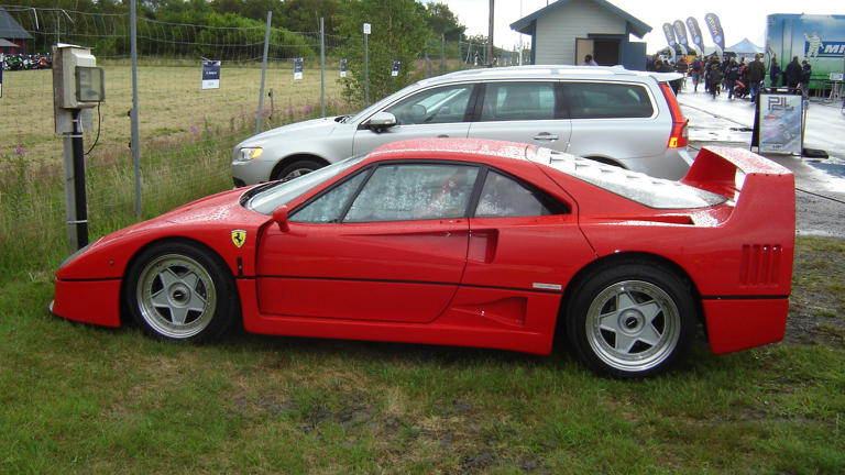 More than just style, the 1987 Ferrari F40 delivered a raw driving ...