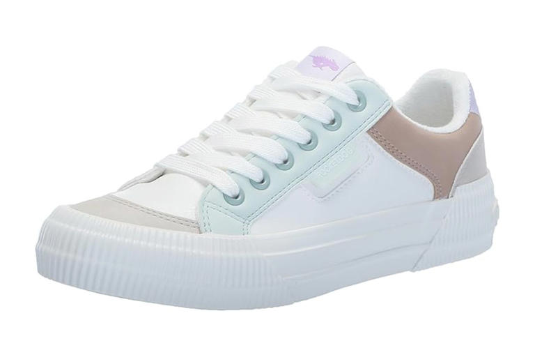 Teachers give these $24 sneakers an A+ in comfort — they’re the perfect ...