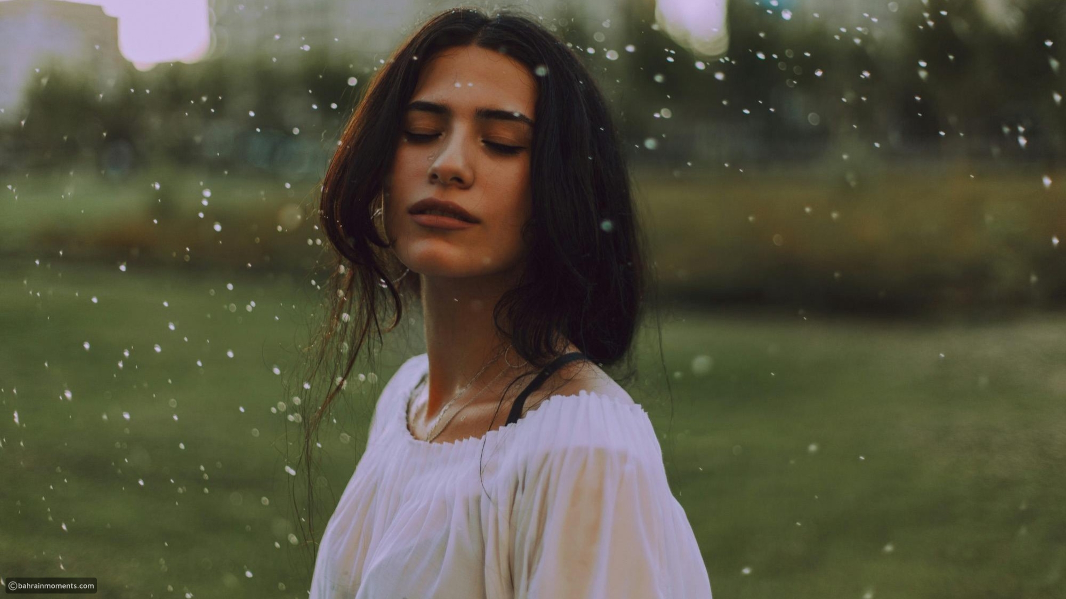 7 signs a woman is genuinely happy with her life (and not just saying ...