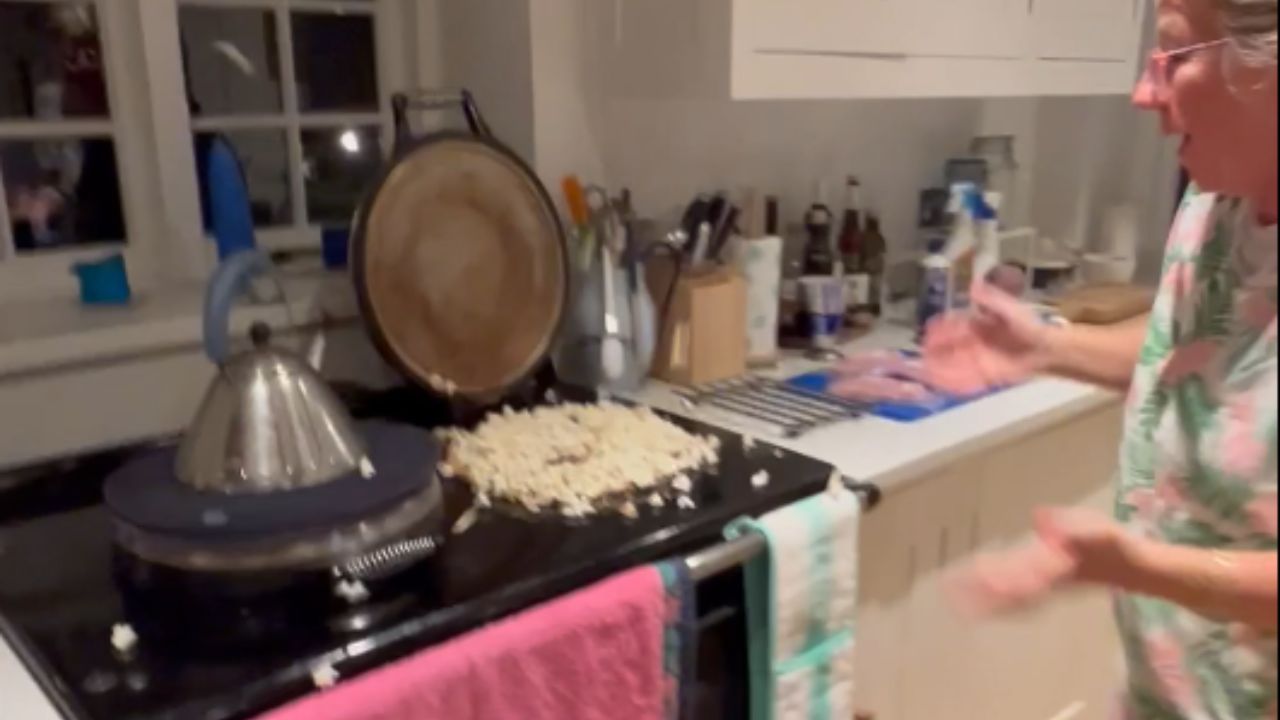 This chaotic popcorn experiment ain't for the ones with weak defense ...