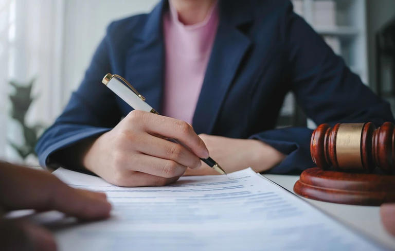 Ποιες αλλαγές έρχονται σε διαθήκες και κληρονομιές, πότε θα επεμβαίνει ...