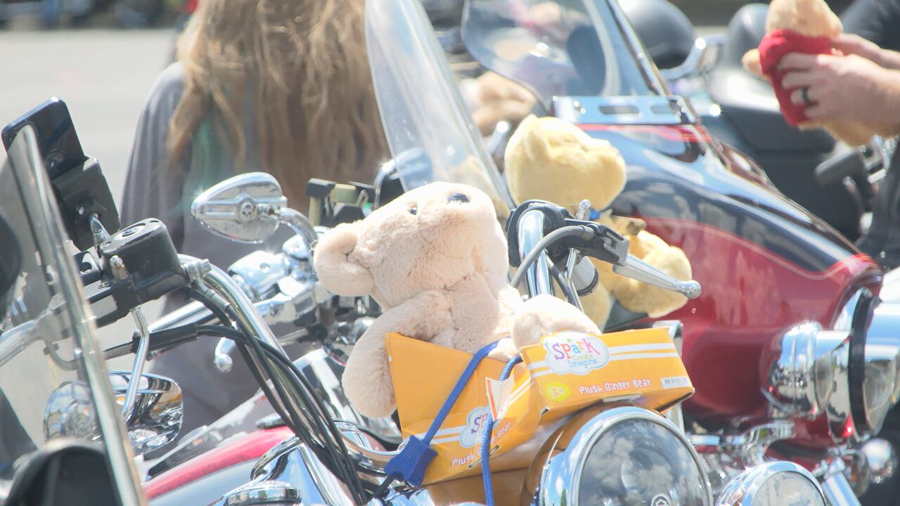 26th annual Great Teddy Bear Run collects hundreds of toys for child ...