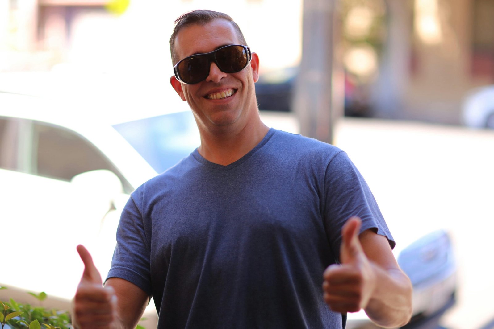 11 signs a man is genuinely happy with his life
