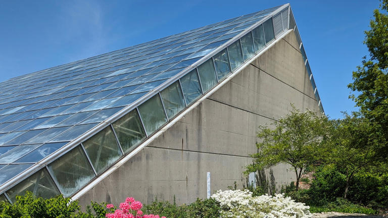 Indiana's botanical garden in Fort Wayne is a stunning oasis with ...