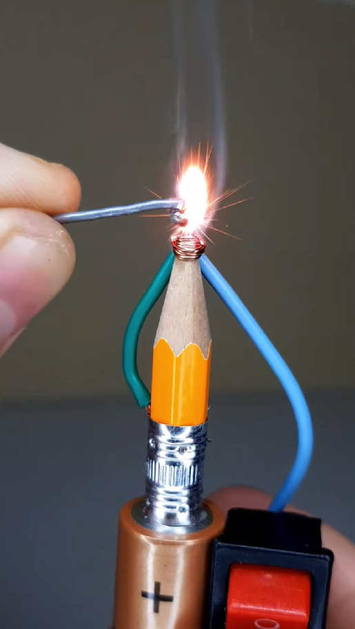 Transform a pencil into a 1000C mini soldering iron