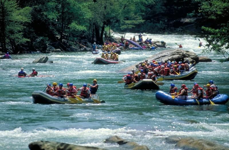 Tennessee man dies after falling from raft into Ocoee River