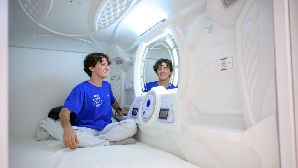 Volunteers begin 100‑day isolation trial to mimic life on Moon and Mars