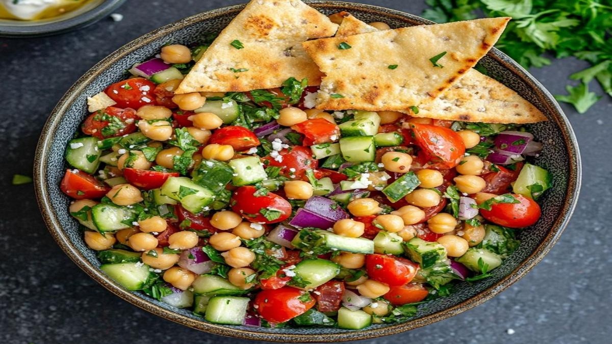 The Mediterranean Chickpea Salad Thats Taking Over Healthy Eating ...