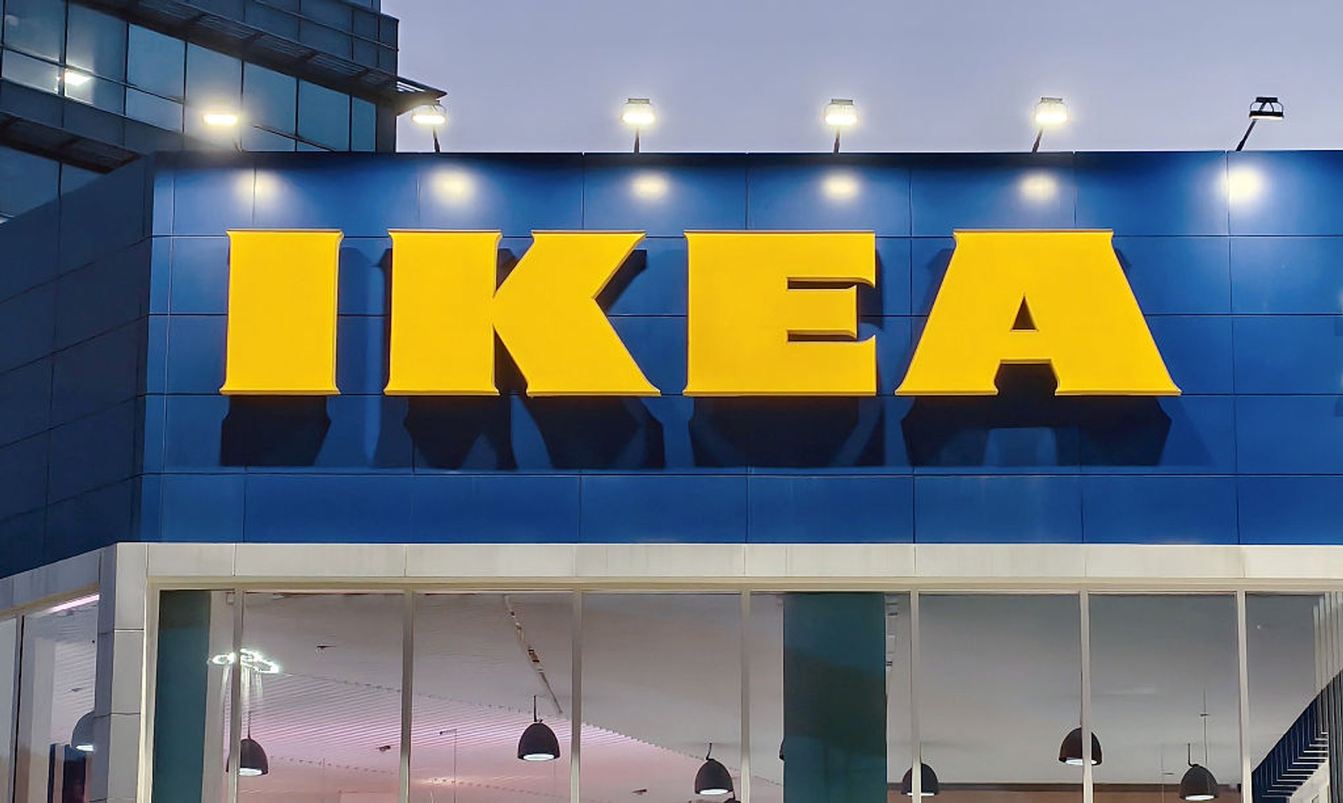 Minimalistisch, praktisch, clever: Das Ikea‑Regal fürs Badezimmer