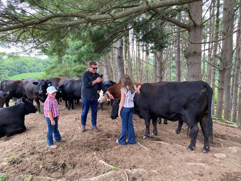 Tyler Florence spotlights sustainable beef during Ashland farm visit