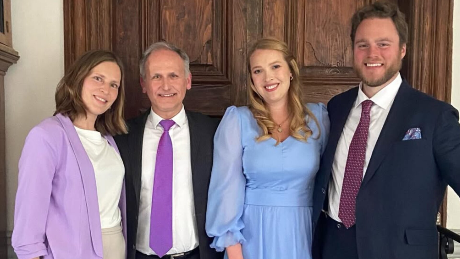 Graf Mauritz Douglas & Gräfin Emma haben ihre Hochzeit doppelt gefeiert
