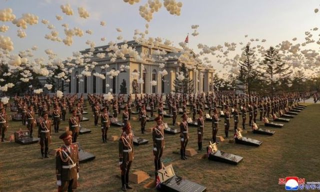 Βόρεια Κορέα: Εγκαινίασε μουσείο για τους πεσόντες στον πόλεμο Ρωσίας ...