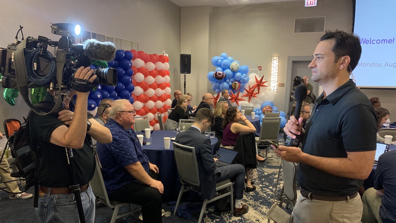 Fox 32 political reporter Paris Schutz is leaving