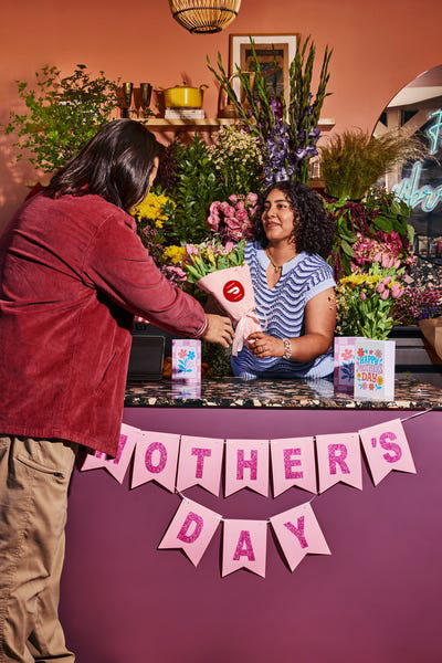 DoorDash names best Chicago brunch spots, florists ahead of Mother's Day