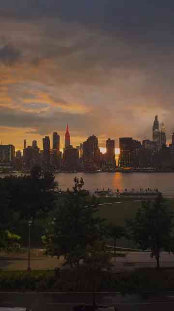 New York City vibes capturing the energy and mood of the city skyline