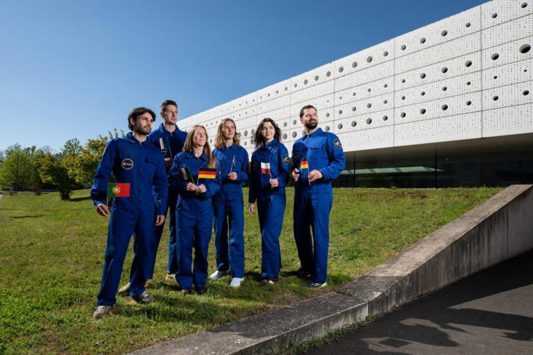 Volunteers begin 100‑day isolation trial to mimic life on Moon and Mars