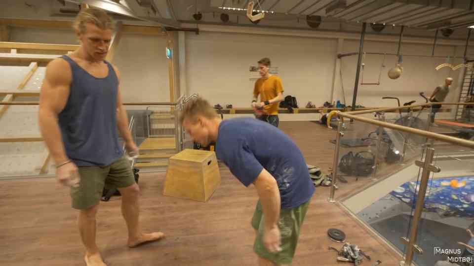 He challenged one of the strongest men - now it comes down to fingers
