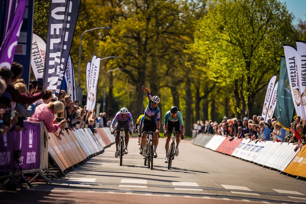 UCI Gravel World Series: Romy Kasper and Kamiel Notebaert win at Gravel ...