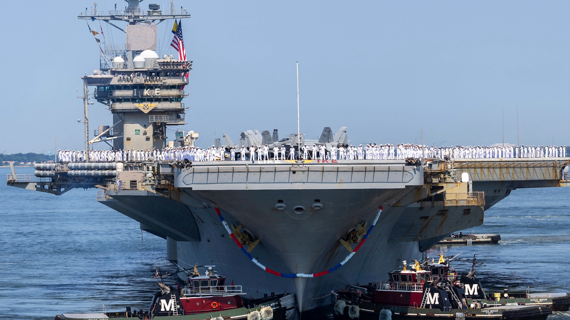 USS Dwight D Eisenhower: Flugzeugträger der US-Marine bereitet sich auf ...
