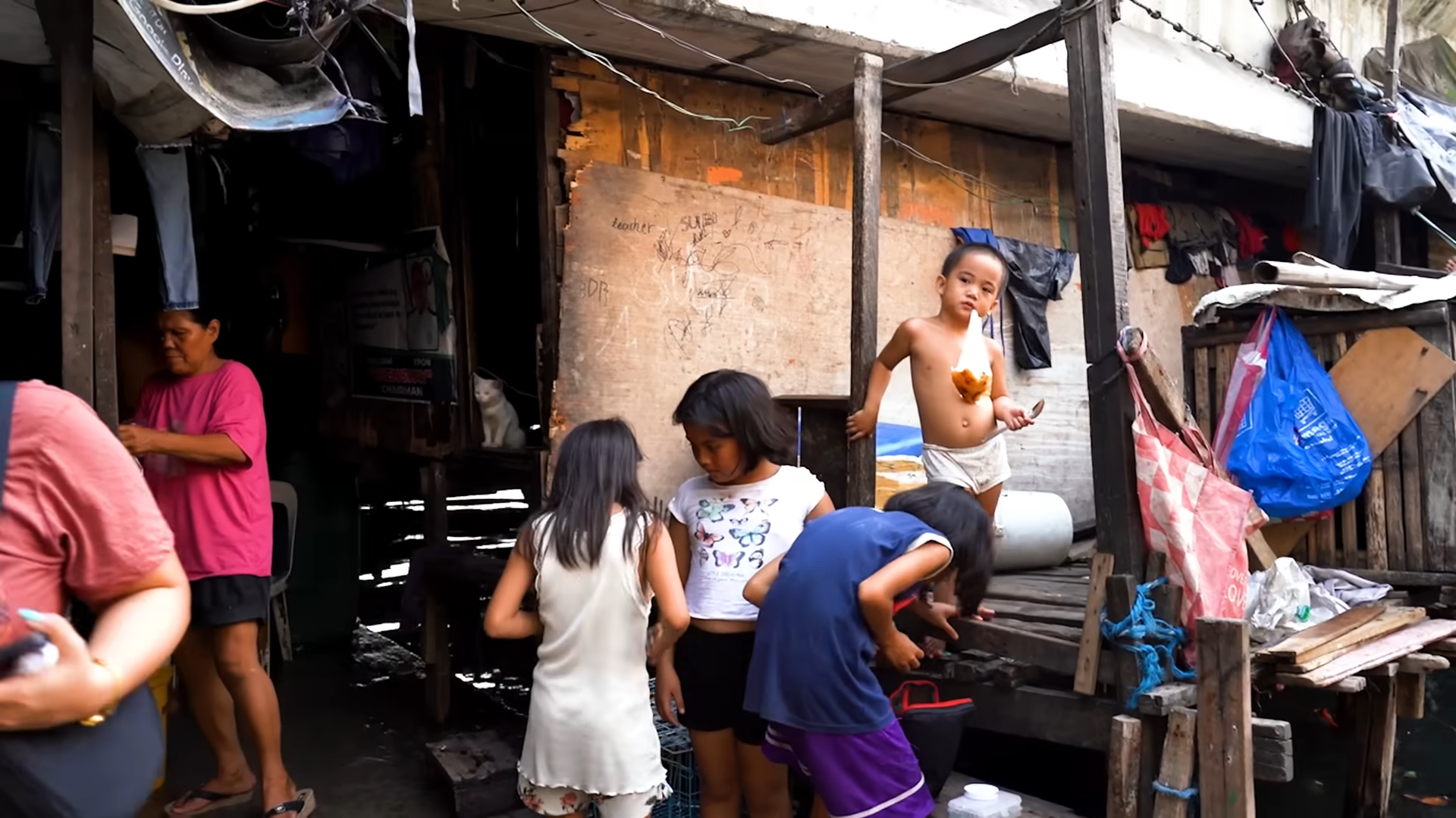 I walked through Manila’s darkest slum... shocking reality