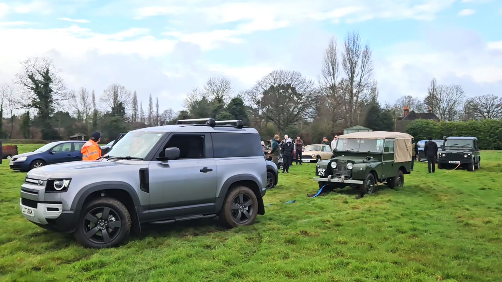 3 Land Rovers fail to save a Range Rover stuck in deep mud