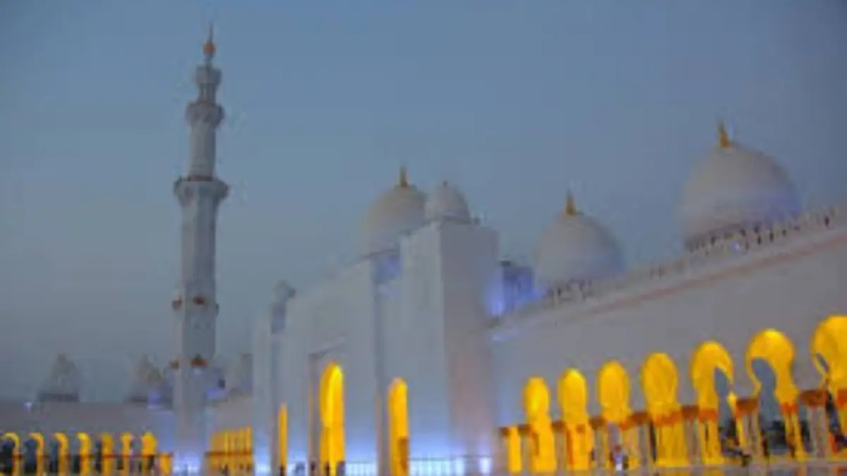 Simak jadwal shalat untuk wilayah Cianjur besok Selasa, 12 Mei 2026