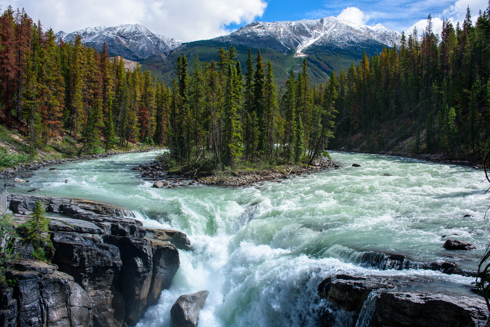 20 scenic stops that turn the drive to Banff into its own adventure