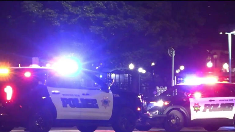 1 person dead after crash on Central Expressway in Mountain View