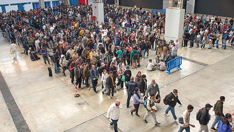 Fact-checking claims that Spain's legalised migrants can move to other ...